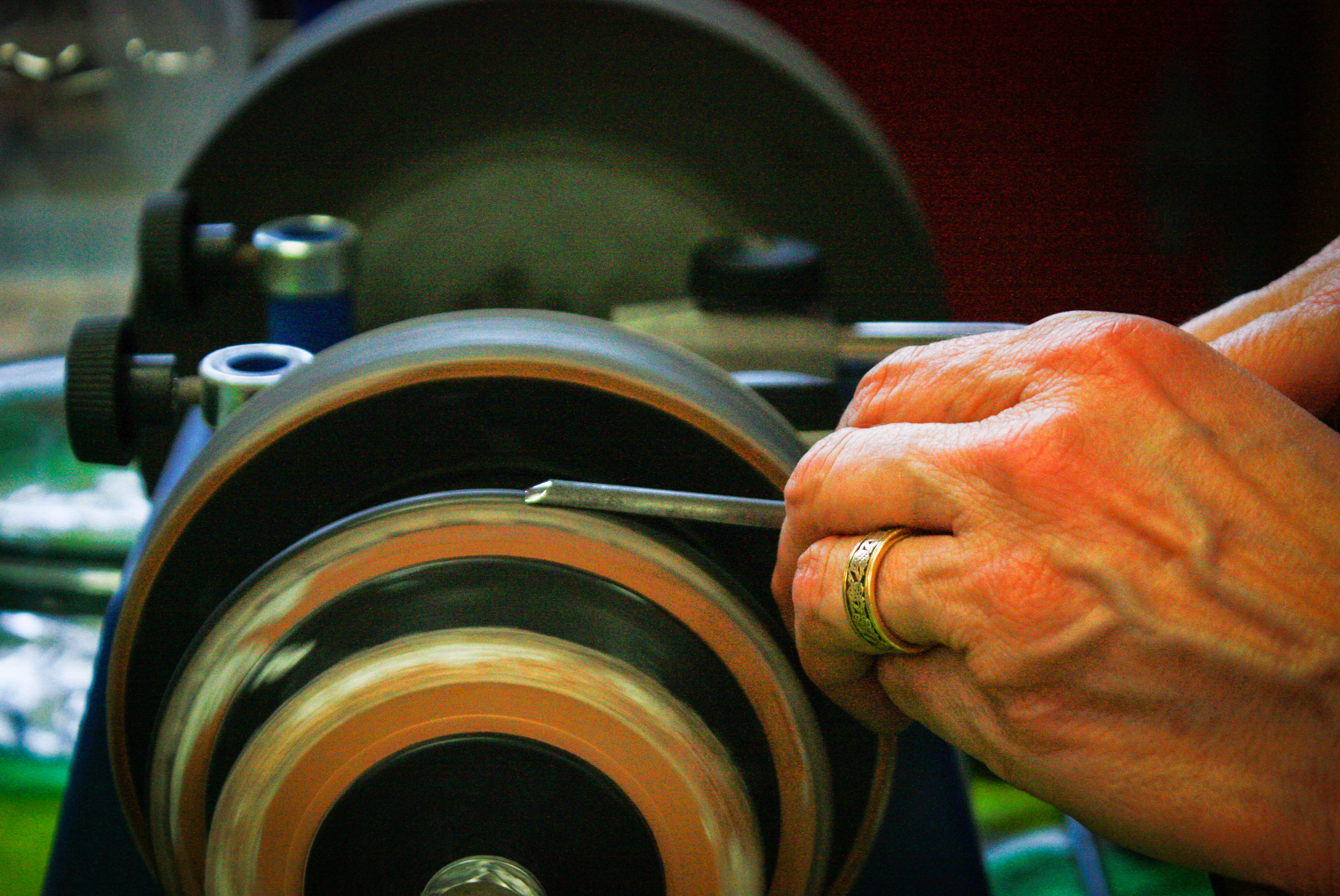 Sharpening my Curve Carving Gouges – She Works Wood & Leather